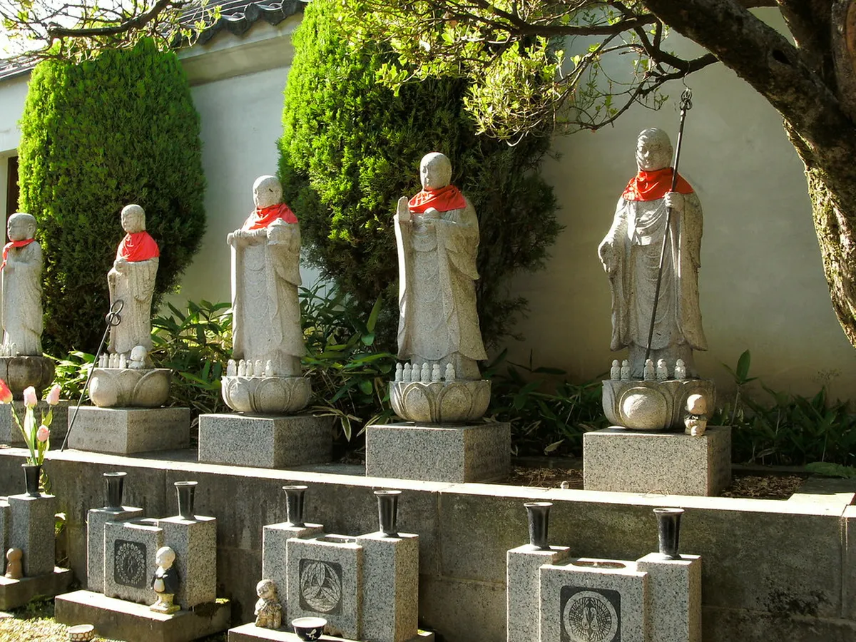 Zenko-ji Temple Nagano: Ultimate Travel Guide & Things to Do | Japan ...